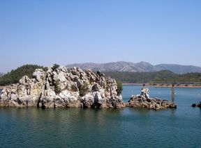 Peloche (Badajoz): Qué ver y dónde dormir