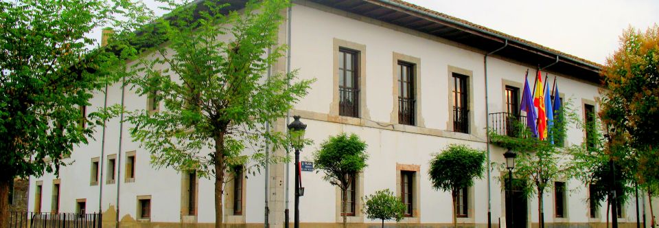 Ayuntamiento de Pravia: Información útil y fotos