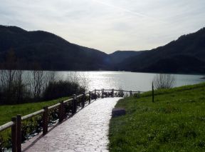 Eugi (Navarra): Qué ver y dónde dormir