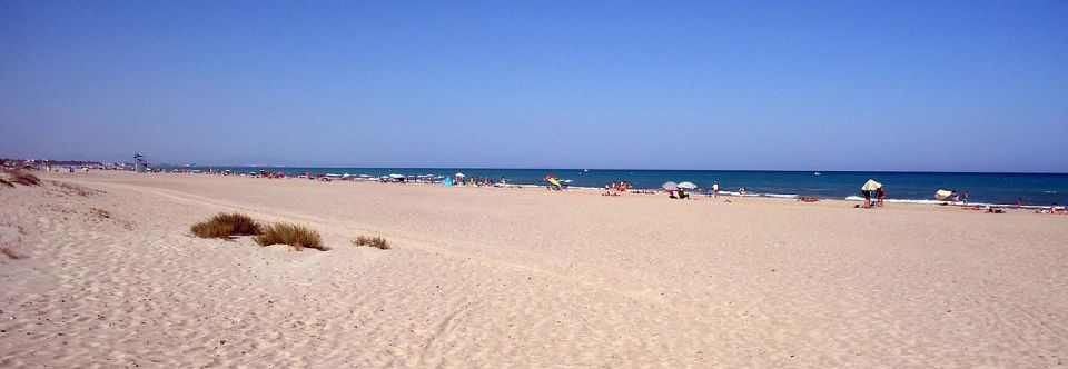 Playa de Almardá: Información útil y fotos