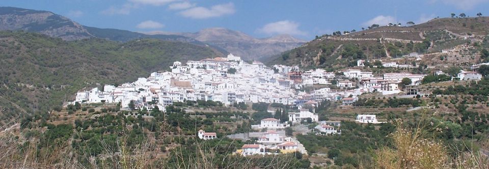 Canillas de Albaida: Qué ver y dónde dormir