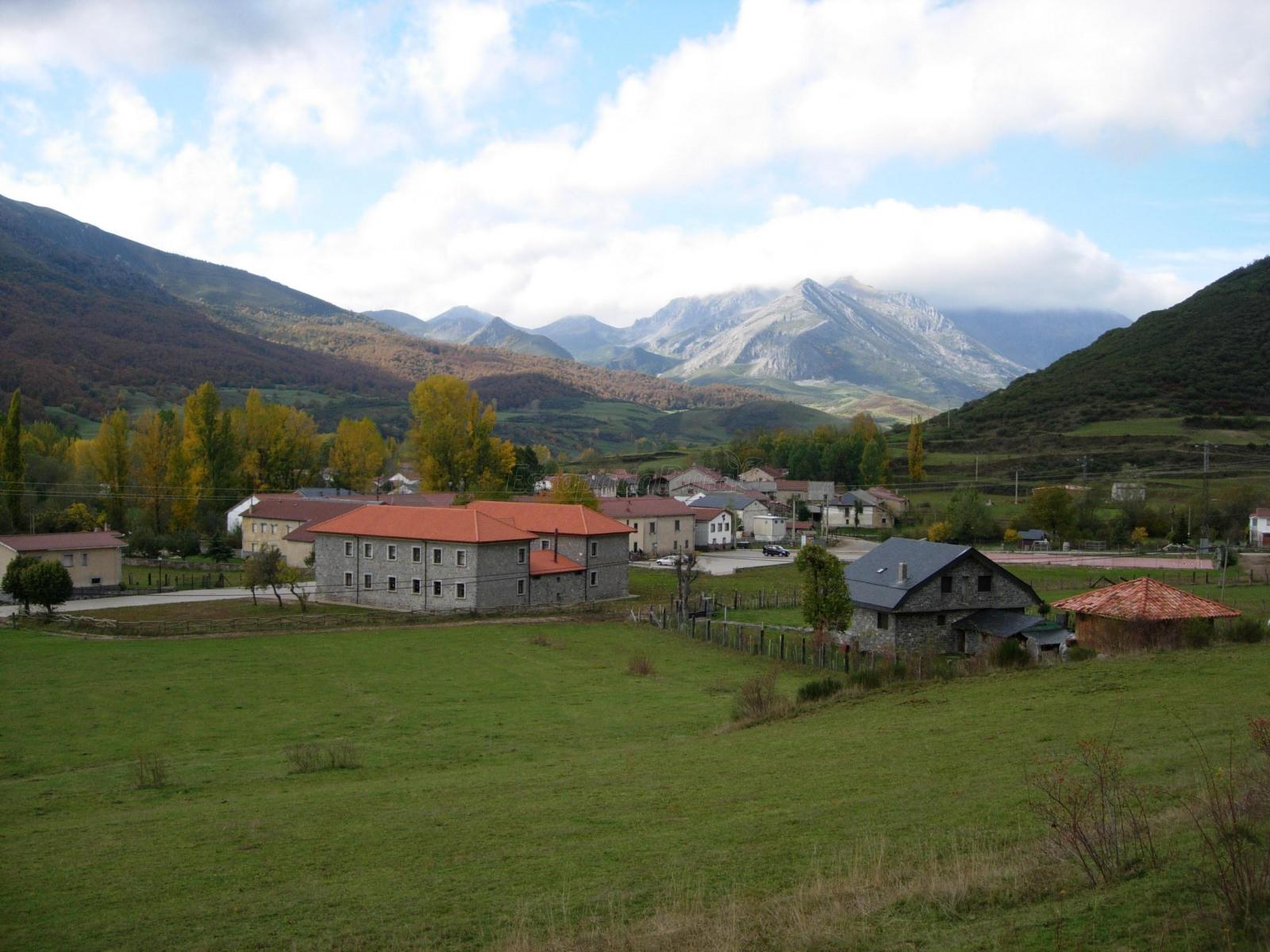 Lario (León): Qué ver y dónde dormir