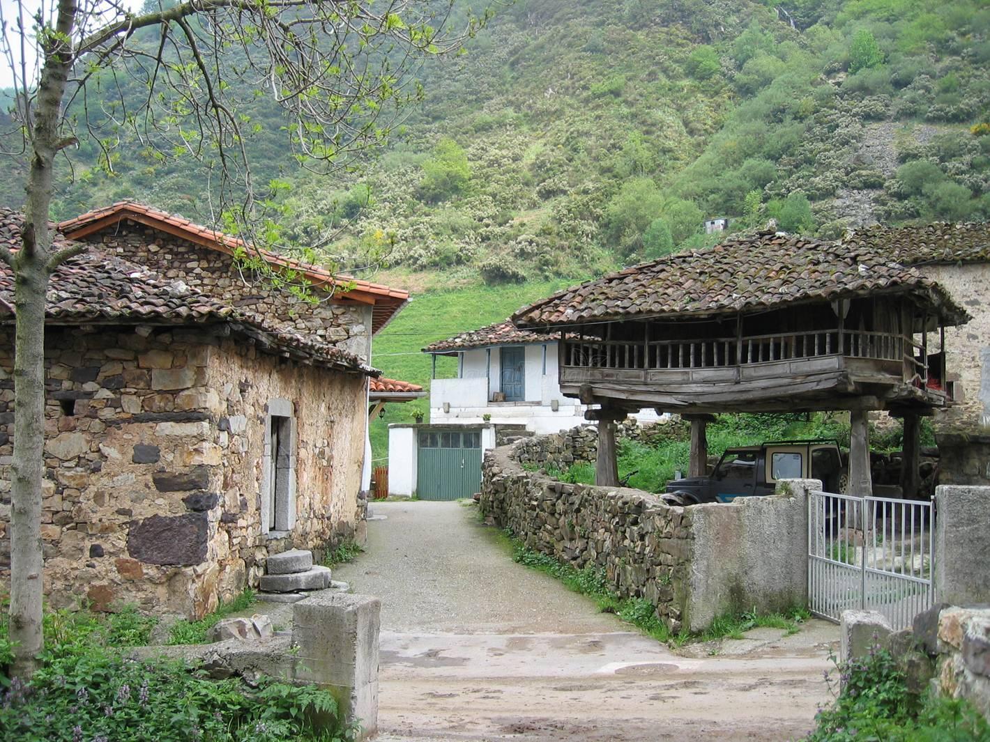 Villar de Vildas (Asturias): Qué ver y dónde dormir
