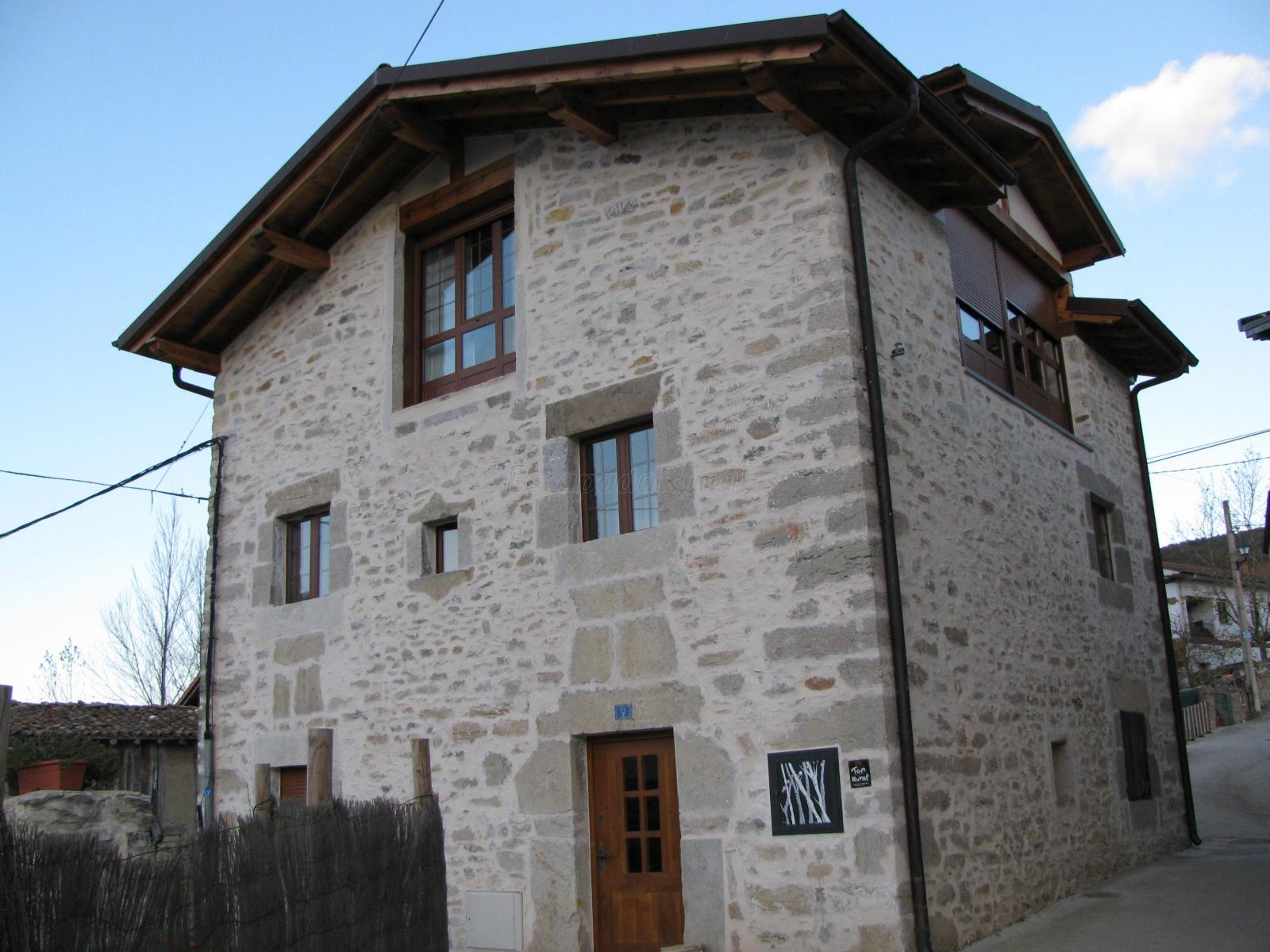 Osma (Álava): Qué ver y dónde dormir