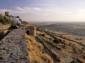 Cheles (Badajoz): Qué ver y dónde dormir